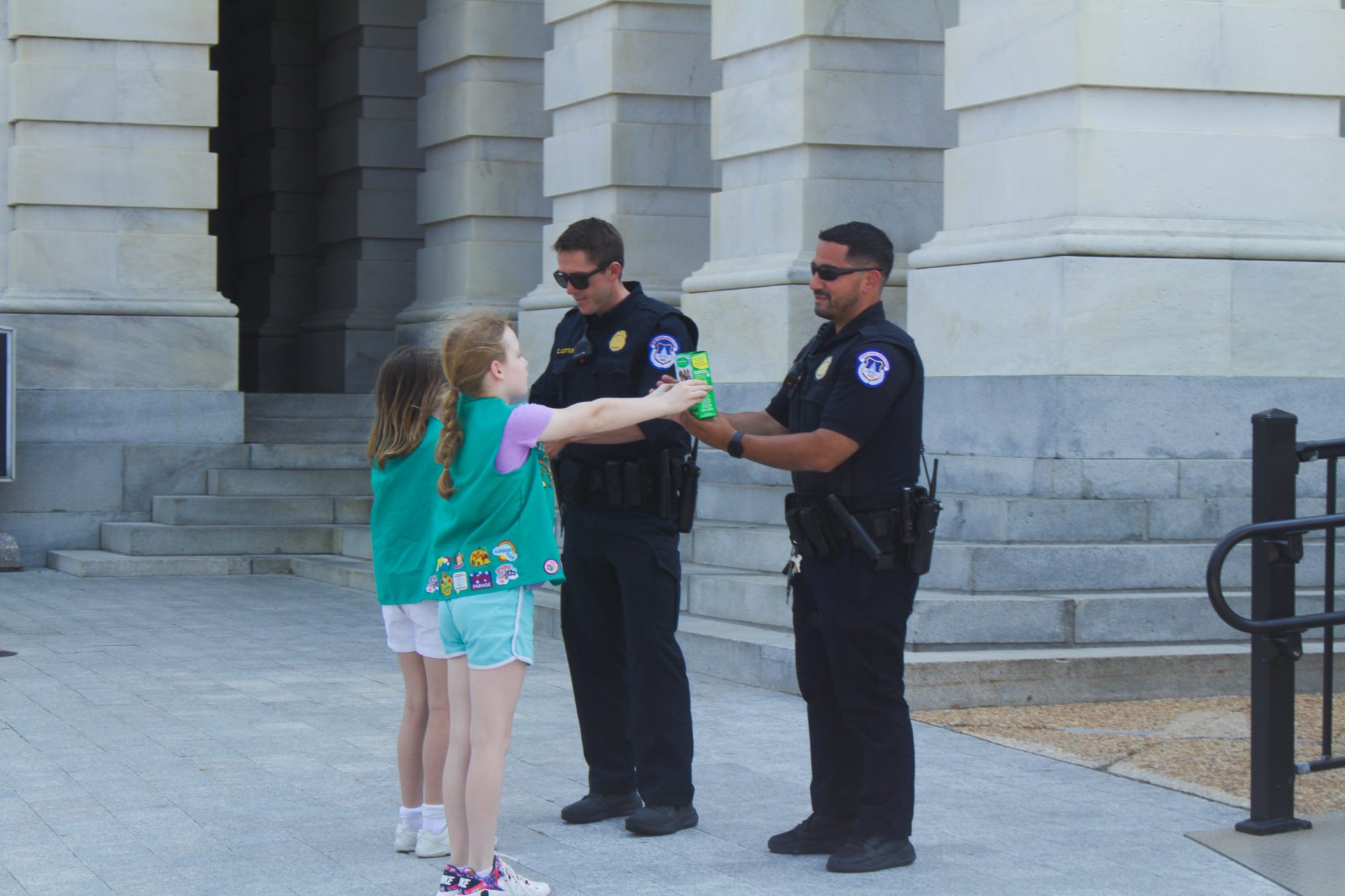 Girl Scout Troop Honors US Capitol Police as Hometown Heroes